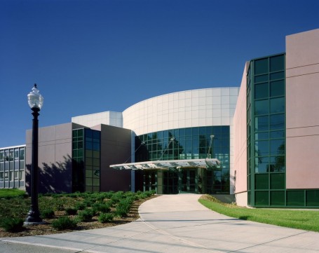 Contact Us | UConn Dramatic Arts